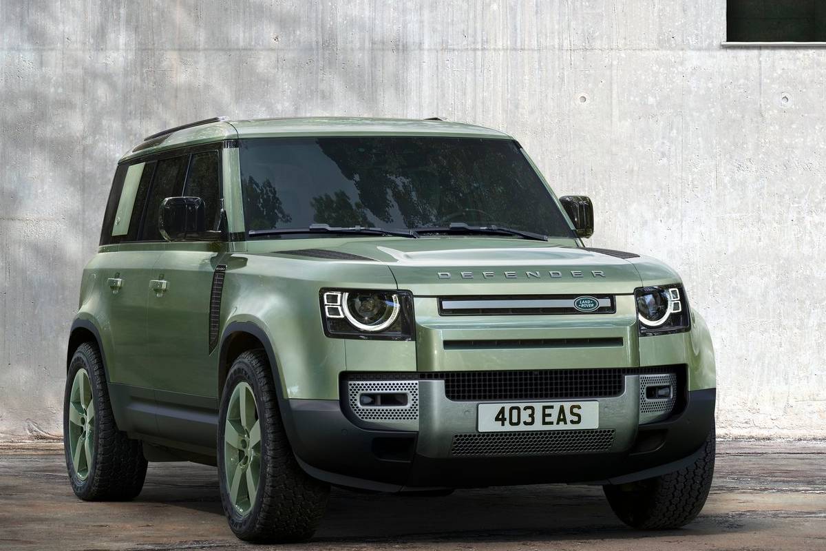 StriveME - هكذا جاءت الفروقات بين تويوتا لاندكروزر ولاند روفر ديفندر 2024